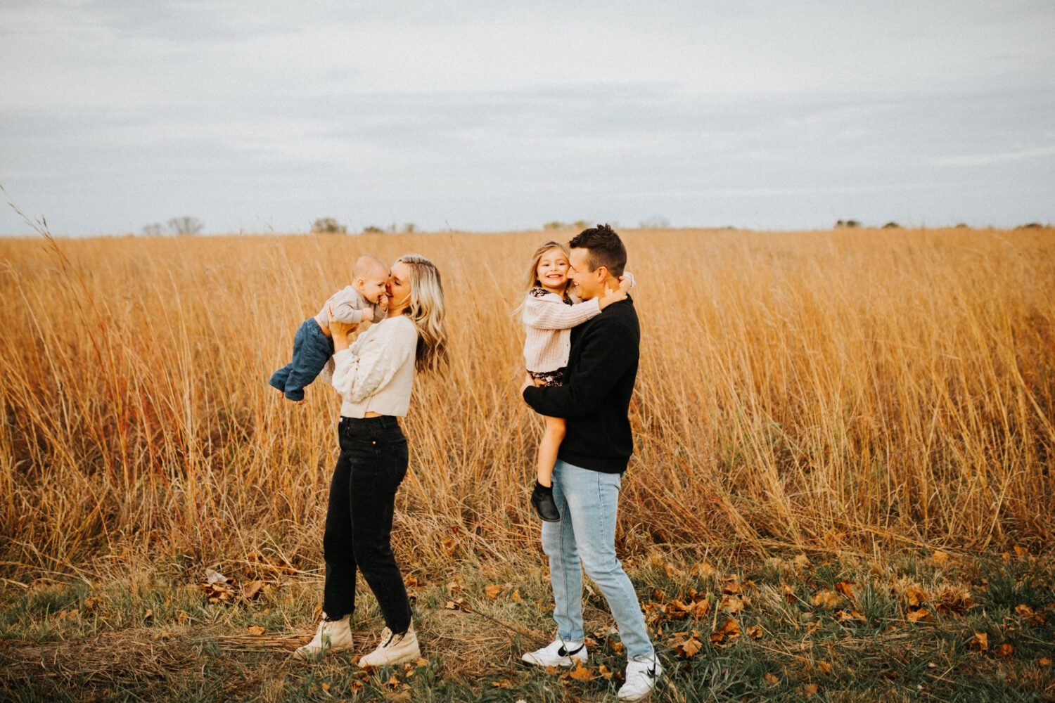 Homestead Maternity Session - St. Louis Family Photography | Courtney ...